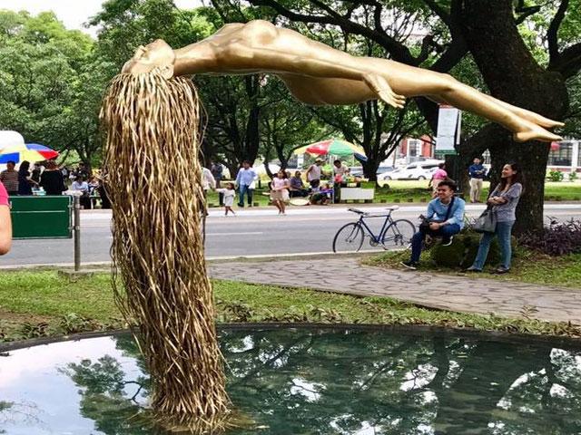 Artist says ‘levitating’ woman sculpture at UP product of ‘own imagination’ | Lifestyle | GMA ...