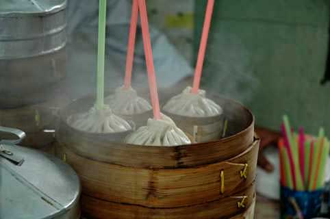 How to (or not to) eat the 'xiao long bao'