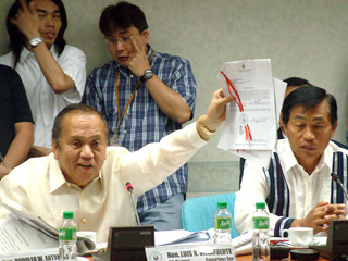 CamSur split highlights Villafuerte father-son feud | GMA News Online