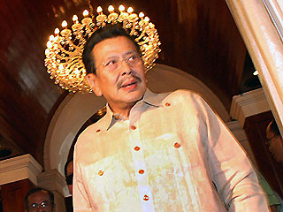 Erap goes to Senate to provide insights on impeachment trial | GMA News ...