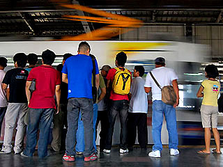 Palasyo, nag-sorry dahil sa mahabang pila sa MRT | GMA News Online