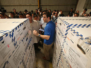 SC upholds PCOS machine deal between Comelec, Smartmatic | GMA News Online