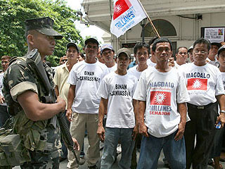 VP Binay helped Magdalo soldiers but not with Manila Pen siege ...