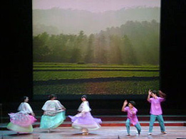 Pinoy dance group wins grand prize in Italy folk festival | GMA News Online