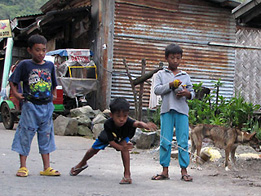 UNICEF: 9M Pinoy kids 'lose' one or both parents to migration | GMA ...