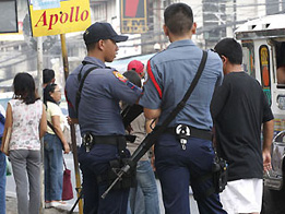 PNP to travelers: Beware of the ‘laglag-barya’ gang | GMA News Online
