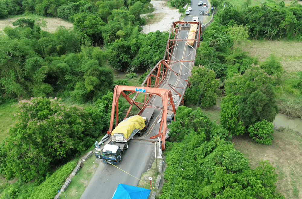 Probe into Cagayan bridge collapse starts; 7 hurt in incident