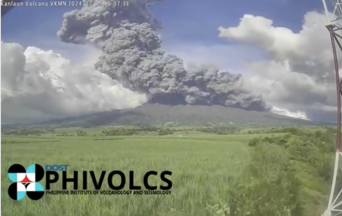 Alert level at Kanlaon raised to 3 after 'explosive eruption'