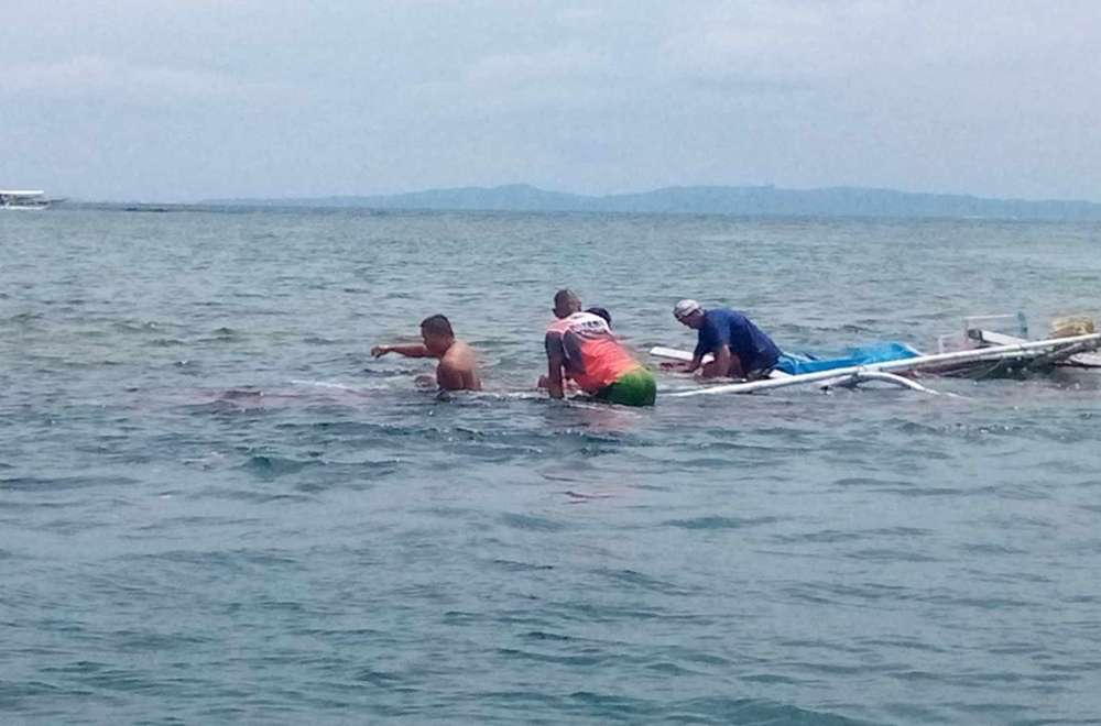 2 rescued as boat capsizes in Matnog, Sorsogon