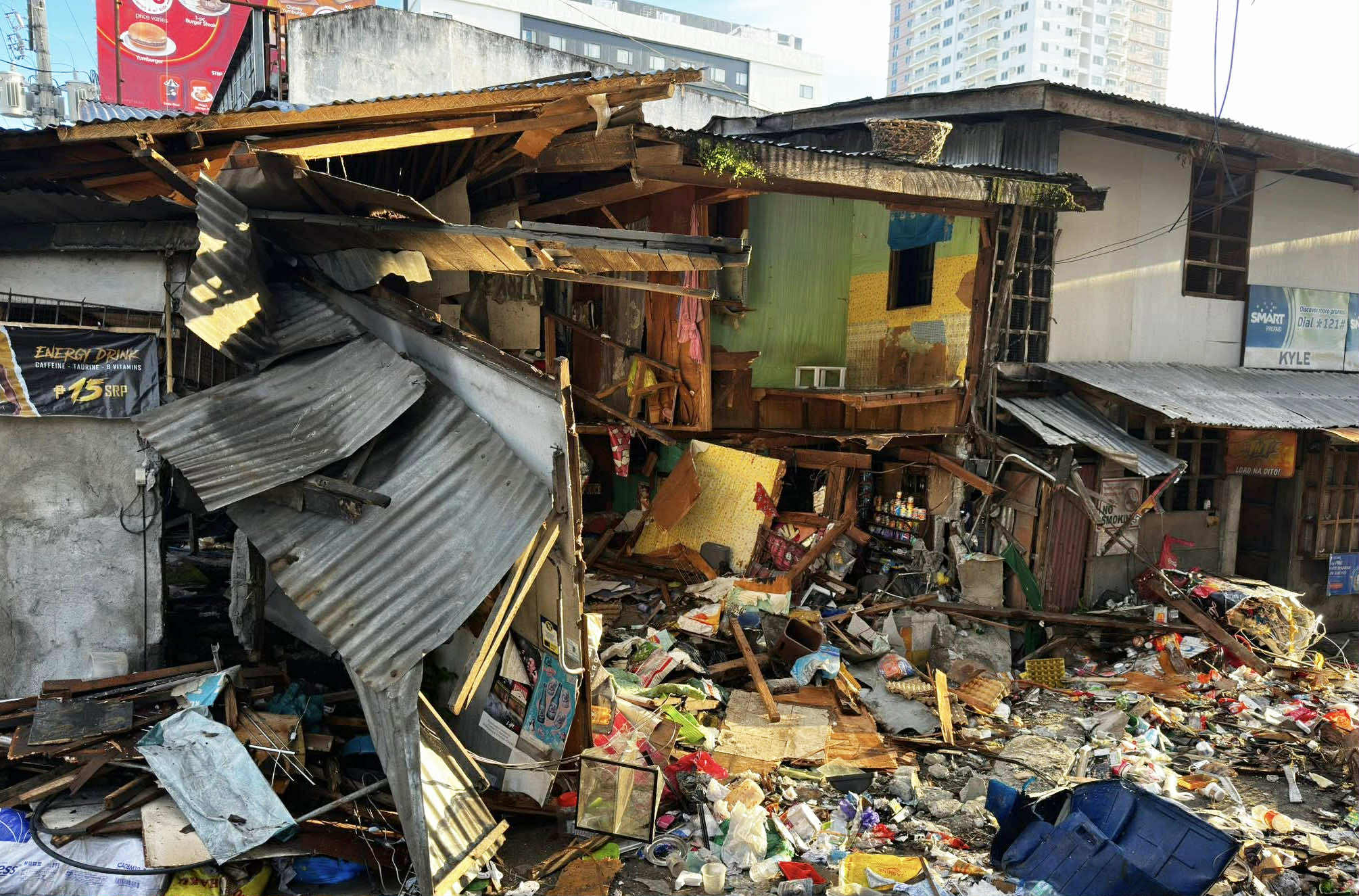 1 dead after garbage truck rams vehicles, stores in Davao City