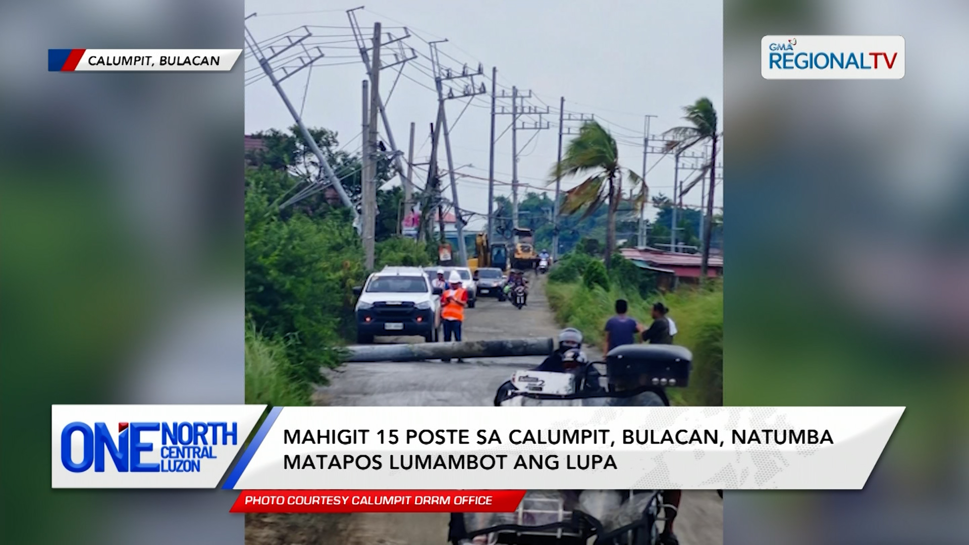 Mahigit 15 poste sa Calumpit, Bulacan, natumba matapos lumambot ang lupa