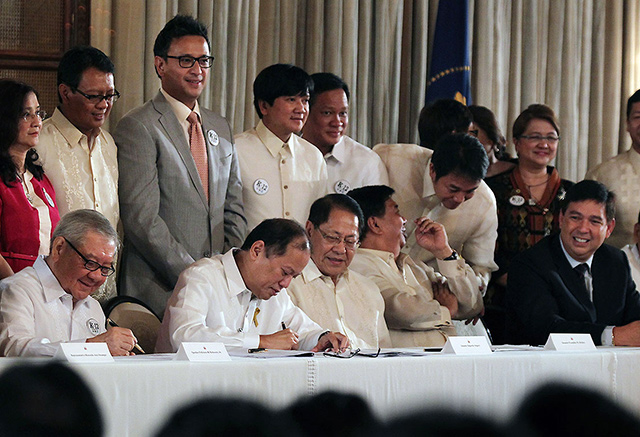 Grupo ng mga magulang, magpapasaklolo sa SC para pigilin ang K to 12 ...