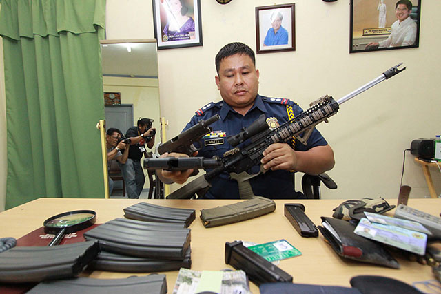 16 inmates escape from QCPD jail | GMA News Online