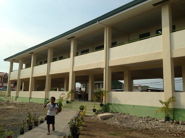 Termites blamed for school floor collapse | GMA News Online