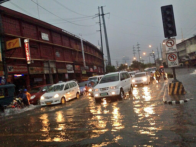 Floods affect parts of NCR amid heavy rain | GMA News Online