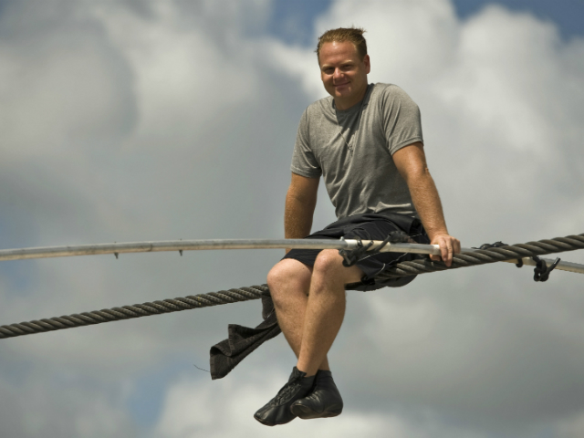 Daredevil Nik Wallenda completes high-wire walk across Grand Canyon ...