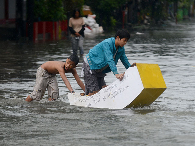 3 dead, 3 missing as flood shuts down NCR, neighboring provinces | GMA ...