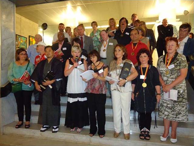 Fil-Spanish sculptor gets gold medal in French tilt | GMA News Online