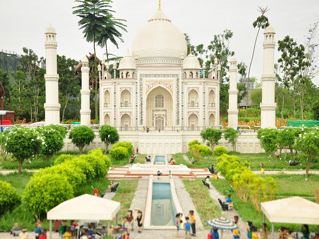 Factbox: India’s Taj Mahal | GMA News Online