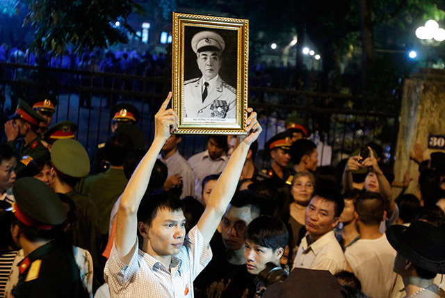 Vietnam pays last respects to 'Red Napoleon', Vo Nguyen Giap | GMA News ...
