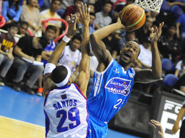 PBA: Blakely, Pingris come up big as San Mig slays Petron for Governors ...