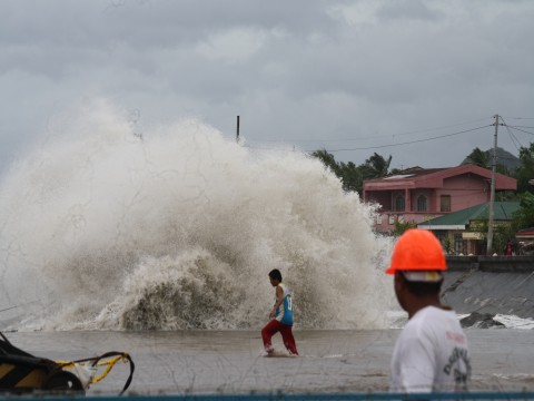 Super Typhoon Yolanda leaves trail of wreckage across central PHL | GMA ...