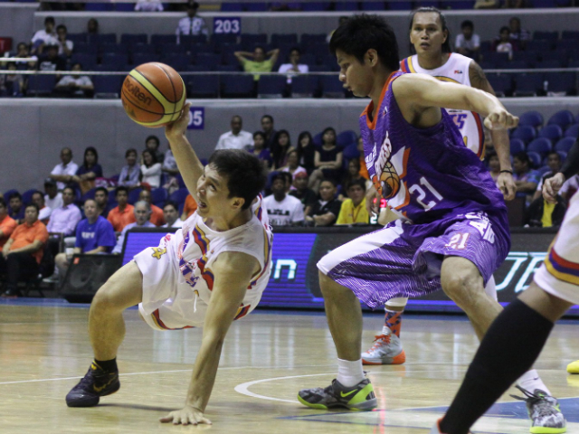 PBA: Meralco Bolts earn first win at the expense of the Air21 Express ...