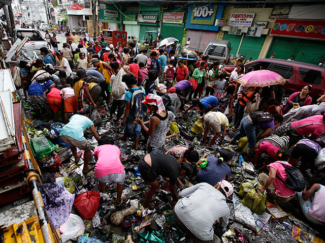 The world comes together for victims of Typhoon Yolanda | GMA News Online