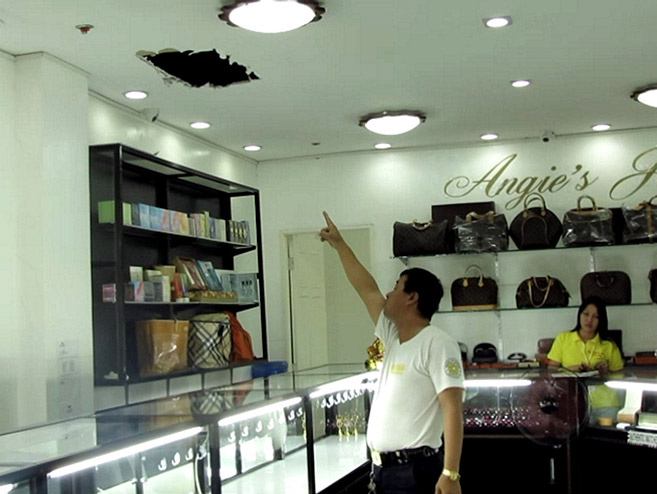 Makati cops warn vs. ‘spider-man’ stalking condos | GMA News Online