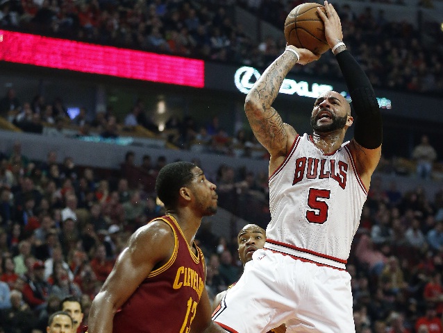 NBA: Boozer leads Bulls over Cavaliers 100-84 | GMA News Online