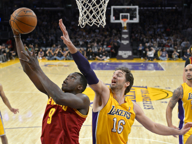 NBA: Deng has 27, leads Cavs past woeful Lakers 120-118 | GMA News Online