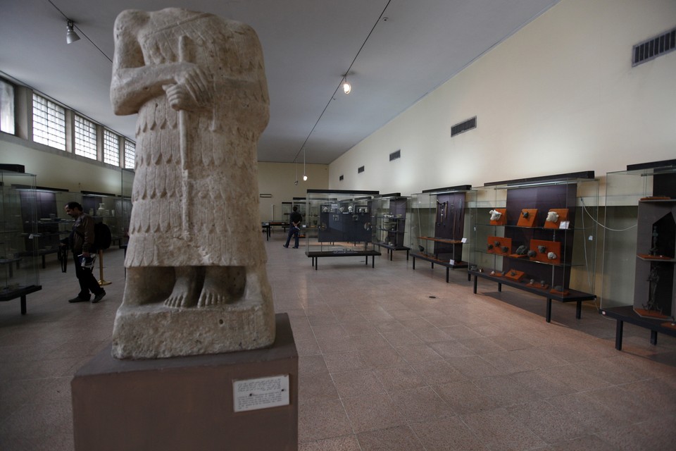 Looted Iraqi museum hopes to reopen, minus many relics │ GMA News Online