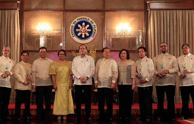 PNoy awards outstanding OFW recruitment, manning agencies | GMA News Online