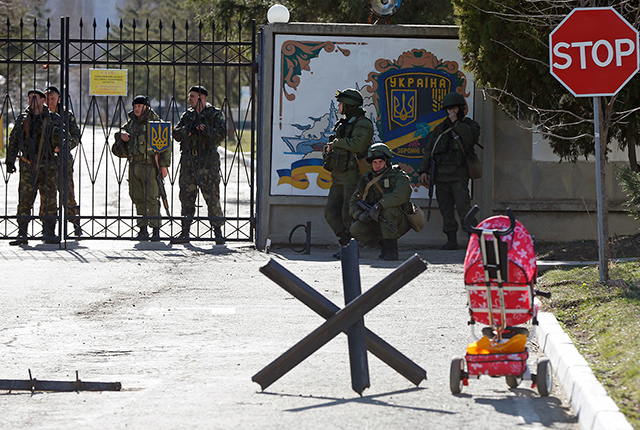 Crimea votes independence as Ukraine diplomacy breaks down | GMA News ...