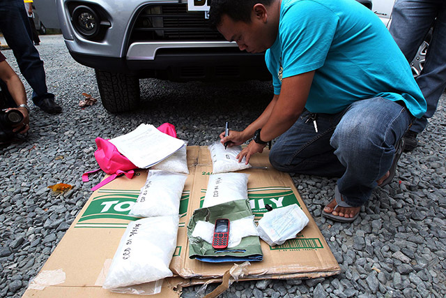 Suspected drug pusher killed in Davao encounter | GMA News Online