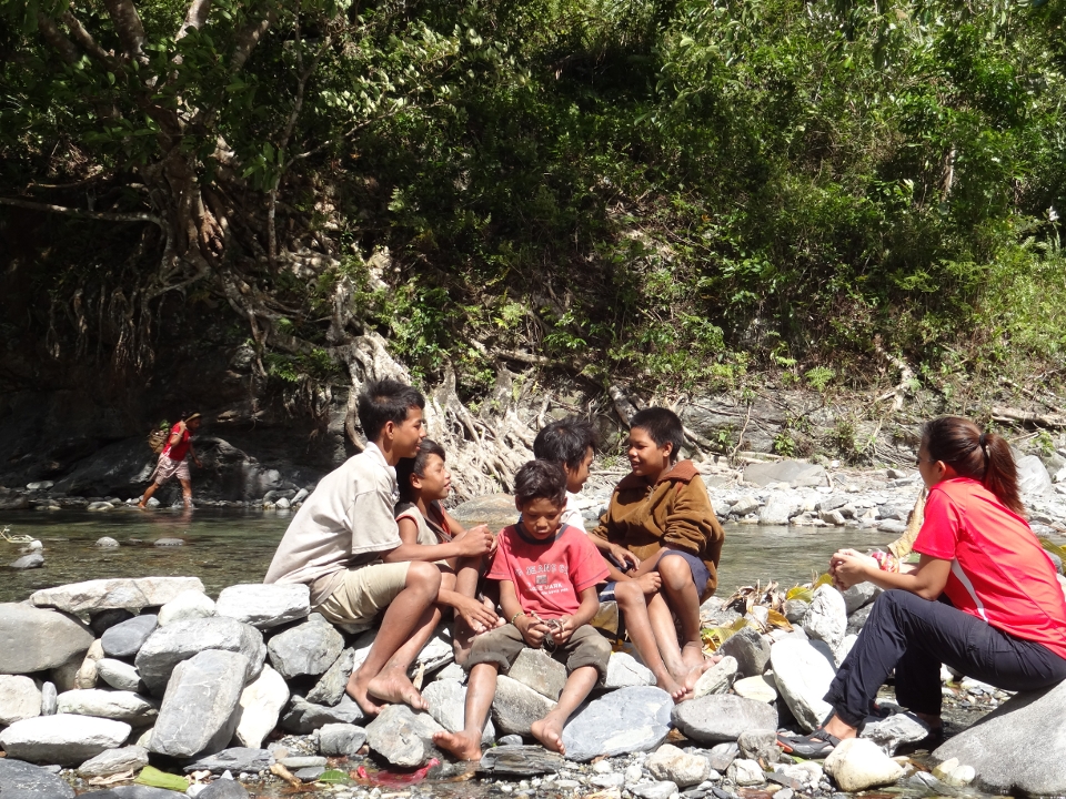 Daang Ilog: dokumentaryo ni Kara David sa 'I-Witness' | GMA News Online