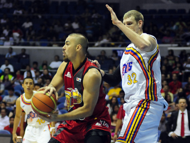 PBA: Santos, Kramer aid Boone as Beermen wallop Bolts | GMA News Online