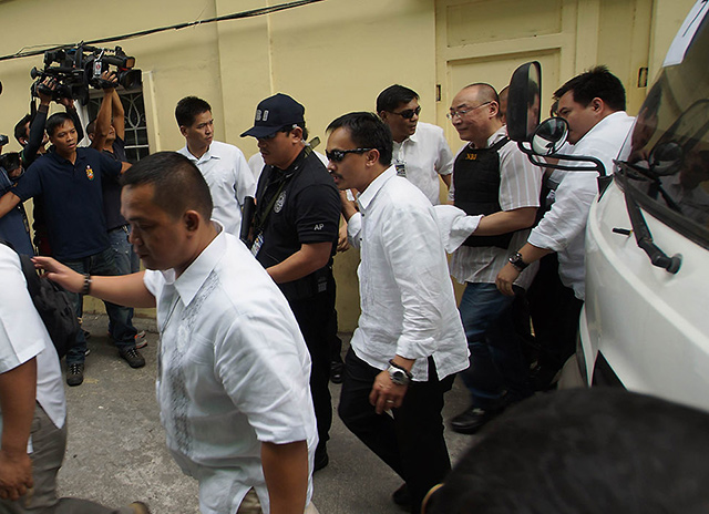 Delfin Lee transferred to Pampanga Provincial Jail | GMA News Online