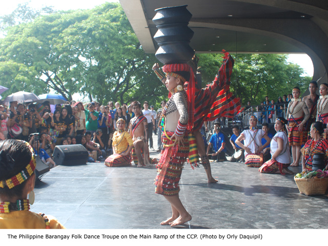 Pasinaya 2014 goes the extra mile | GMA News Online