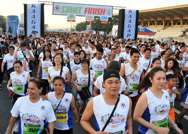 Hundreds join Manila fun run for family | Photos | GMA News Online