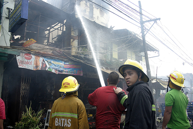 4 children perish in Quezon fire; fire hits Valenzuela City factory ...
