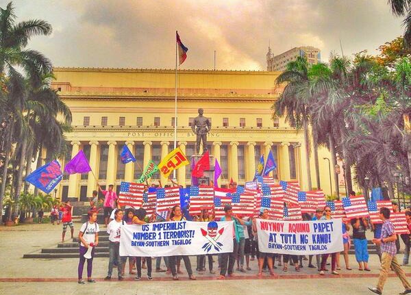 Protesters arrive early at Mendiola and QC hours before Obama visit ...