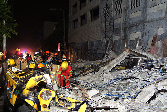 Authorities probe QC warehouse after deadly wall collapse | GMA News Online