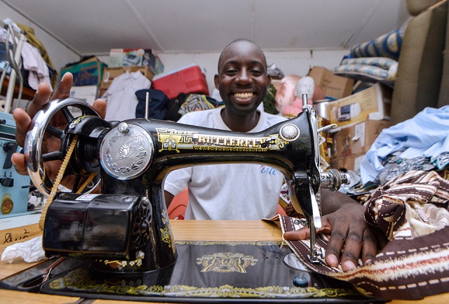 Meni Mbugha brings pygmy style to city life in DR Congo | GMA News Online