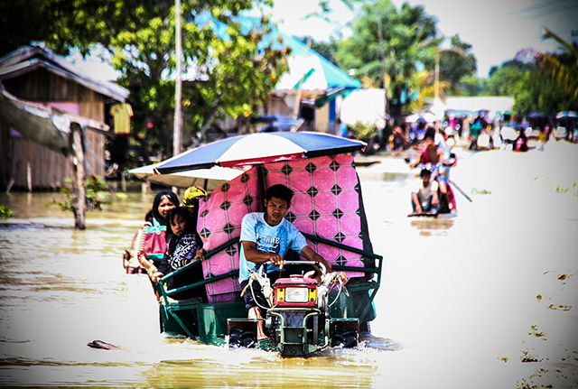 NDRRMC: 2 die in Maguindanao flash flood, Bukidnon landslide | GMA News ...