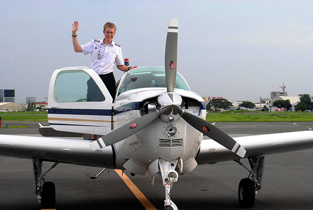 Teen pilot seeking world circumnavigation record arrives in Manila ...