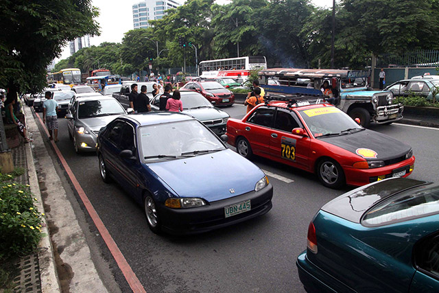 MMDA lifts vehicle coding scheme for Tuesday, cites Eid'l Fitr | GMA ...