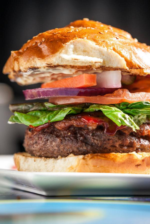 Pinoy ‘Chori Burger’ wins New York City burger competition | GMA News ...