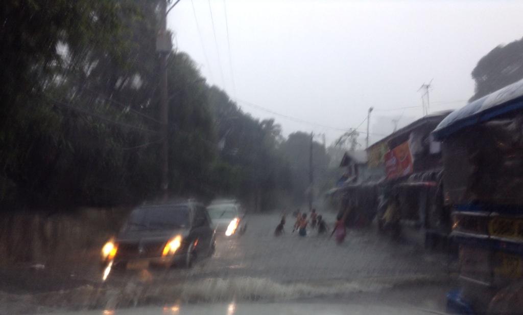 Heavy rain strands 212 in Cebu | GMA News Online