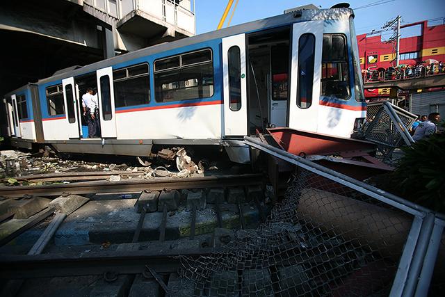 Hong Kong's MTR warns of 'substantial casualties' if MRT-3 train derails
